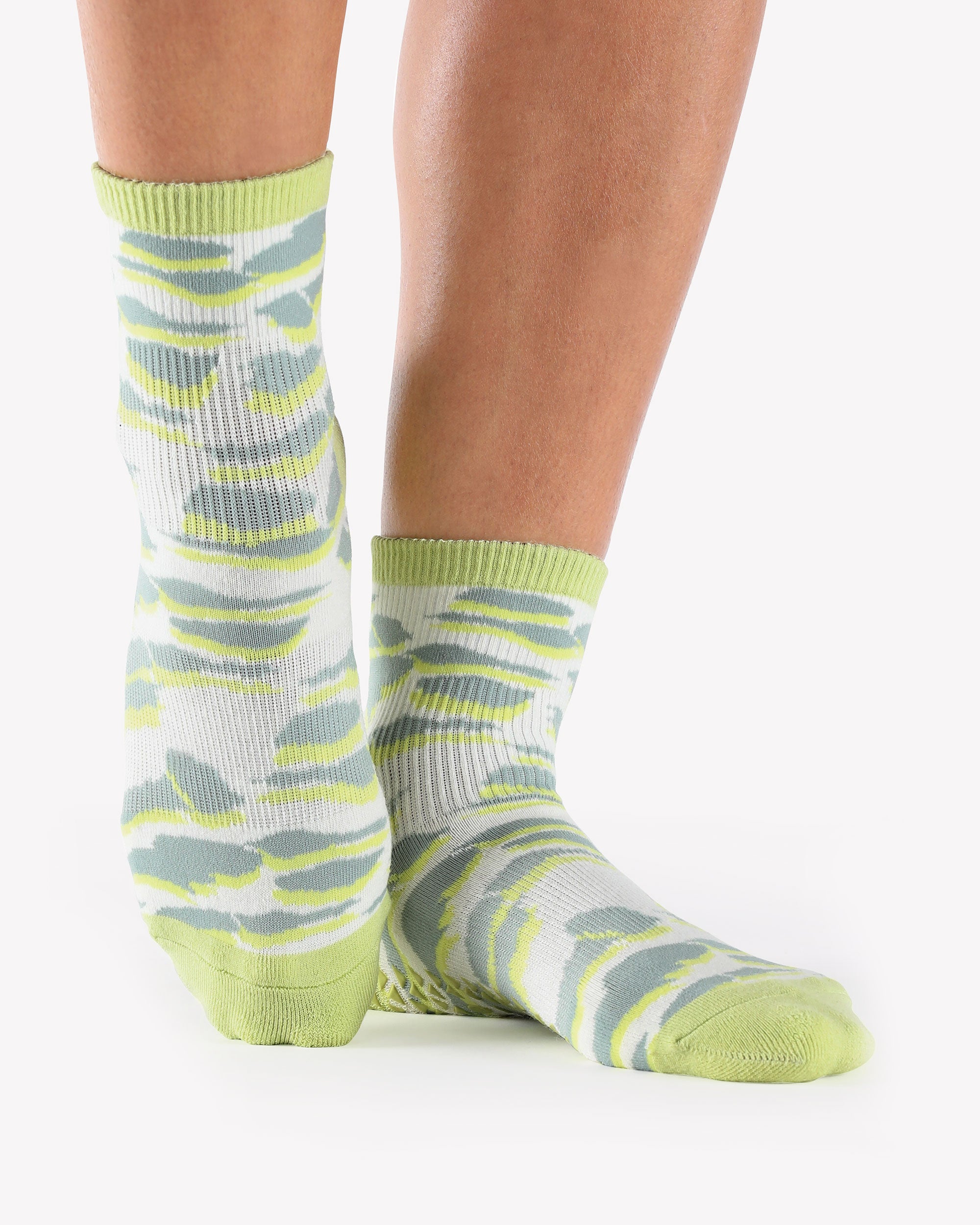 Sam Ankle Grip Sock – pac-mfg